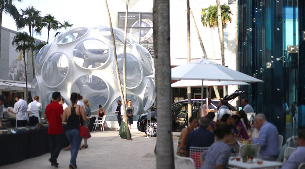 OMG! Picnic & a Movie in Palm Court | Miami Design District